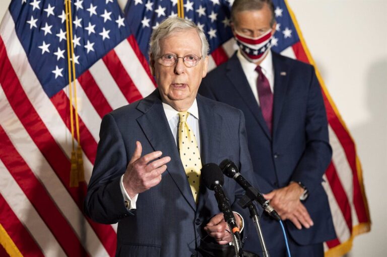 ¿OTRO TRAIDOR? Mitch McConnell felicita a Joe Biden en el Senado, a ...