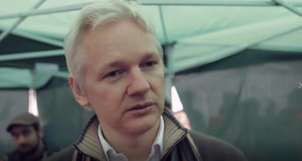 Julian Assange: "no hay nada sucio que revelar sobre Donald Trump ...